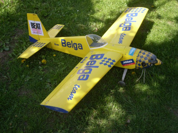 Extra 230 :: RC Modely